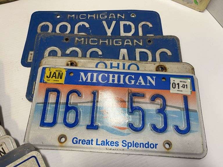 (27) License plates, lots of 90s, 1971 plate, 1952 plates, and more, 12 ...