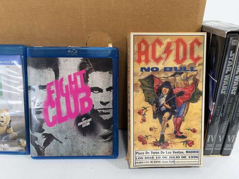 (13) VHSs and (16) DVDs, music and movies - Albrecht Auction Service