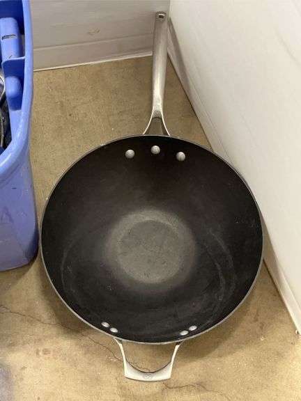 Ninja pots and pans, Pyrex and assorted pans, Wok and Calphalon, comes ...