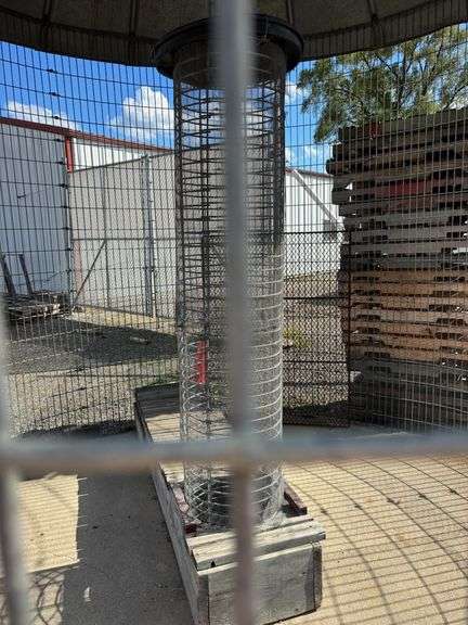 Behlen Ear Corn Bin, 1300-Bushel Capacity, 12' 6"W x 15'H, with 10 ...