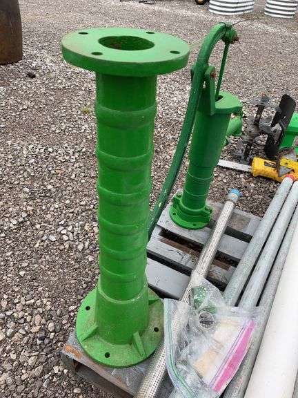 Hand water well pump well head with 30' of well pipe and connectors, 27 ...