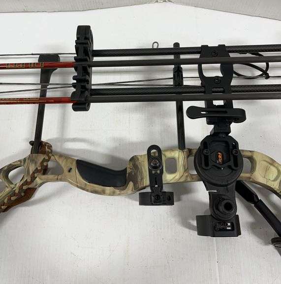 Bowtech Infinite Edge compound bow, comes with sights, rest, quiver ...