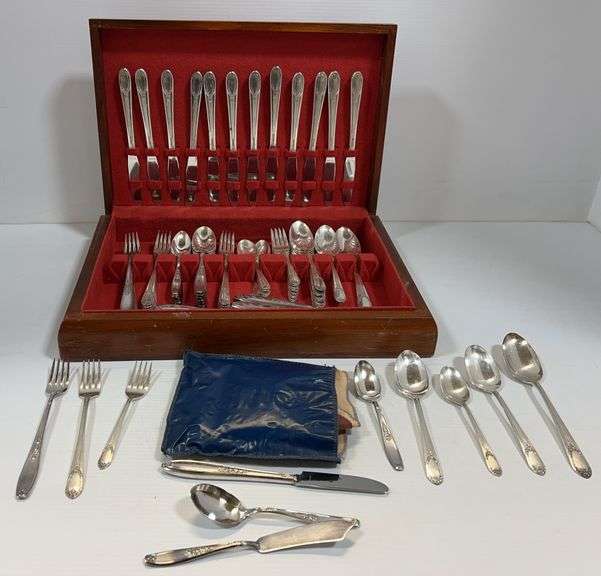 Older Insico stainless reinforced plate silverware set, case- 18"W ...