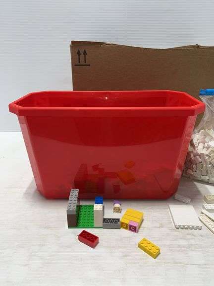 Assorted Legos - Albrecht Auction Service