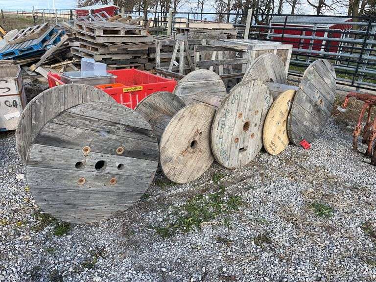 (5) Wooden wire reels, various sizes, all good - Albrecht Auction Service