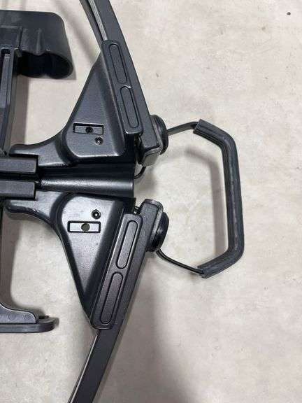 Barnett Wildcat C5 crossbow with Barnett Easy-Load cranking handle ...