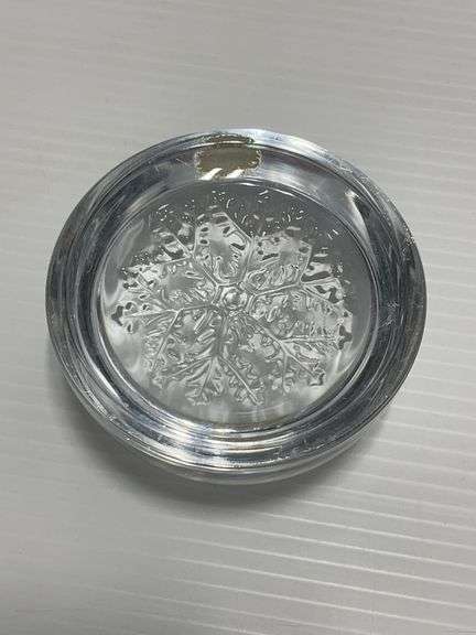 Older Cristal France 24% lead crystal snowflake dome paperweight, maker ...