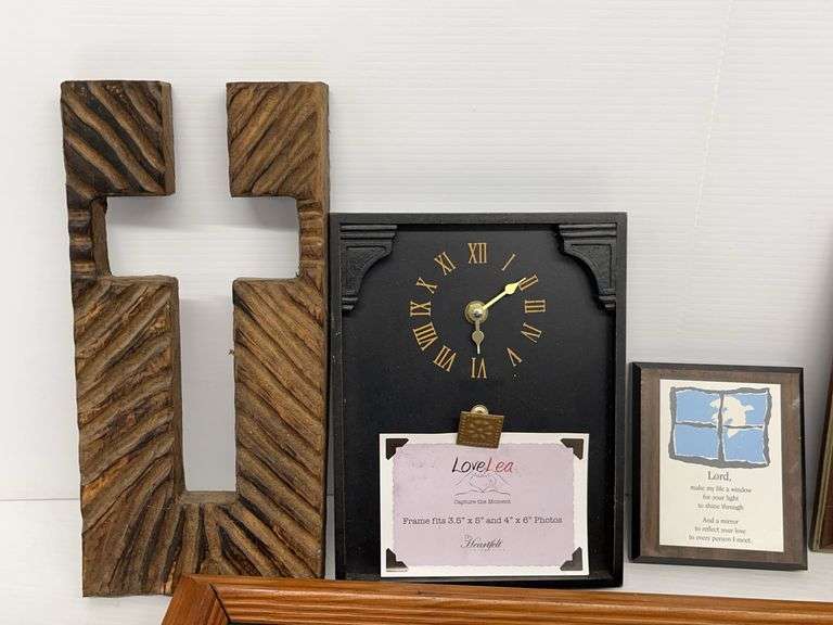 (6) Pieces of wall art, includes: 2- Inspirational plaques, 1- Battery ...