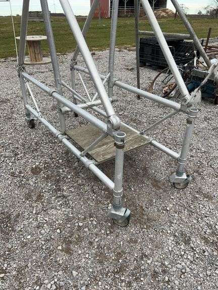 Vertical rolling ladder, with outriggers, man basket- 12' to 15'H, very ...