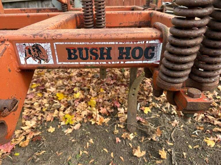 Bush Hog 3-pt Chisel Plow, 10-Shank - Albrecht Auction Service