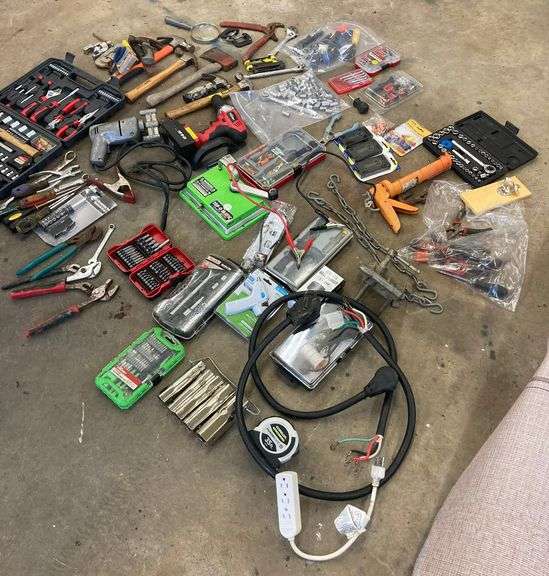 Cordless and electric drills, sockets, new socket sets, tape measures ...