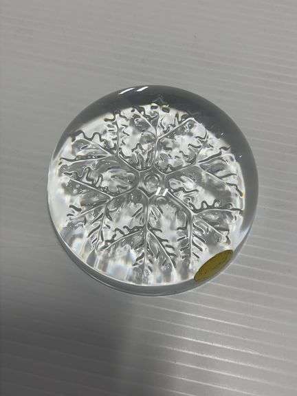 Older Cristal France 24% lead crystal snowflake dome paperweight, maker ...