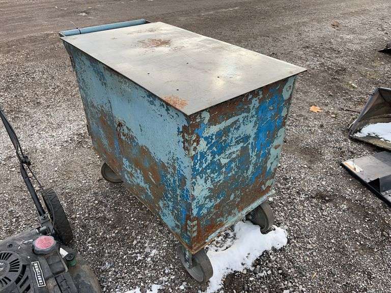 All metal Pontiac motors, machinist tool cart, 12-metal drawers ...