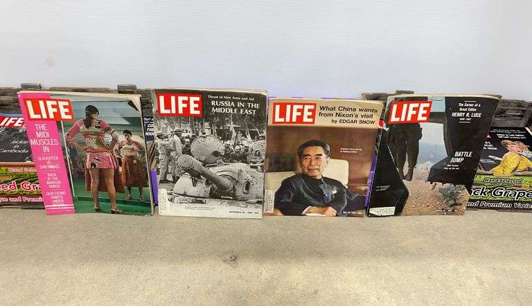 Approx. (100) Vintage LIFE magazines, mostly from 1965 to 1972, all in ...