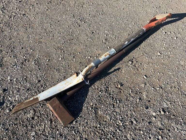 Trench shovel and splitting wedge - Albrecht Auction Service