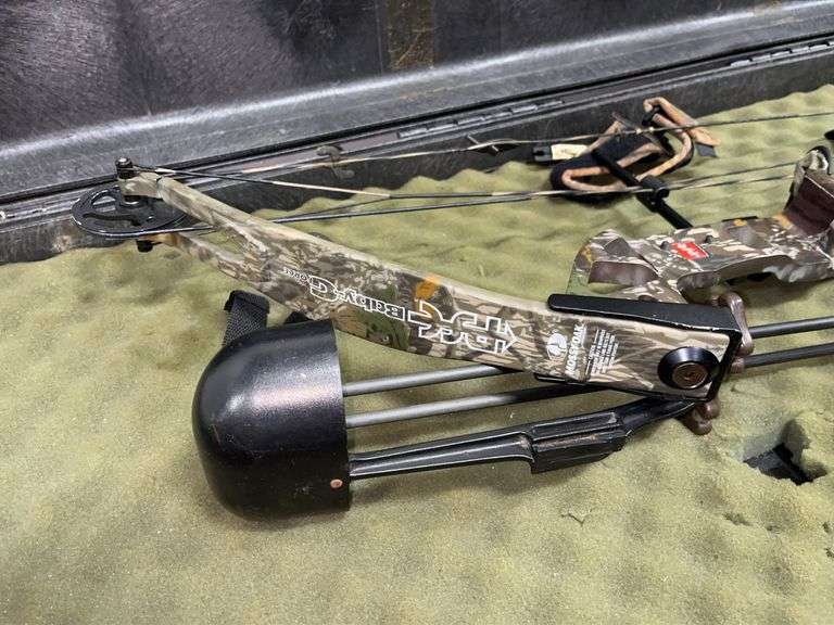 PSE Compound bow with arrows, trigger, arm guard, quiver, and case, PSE ...
