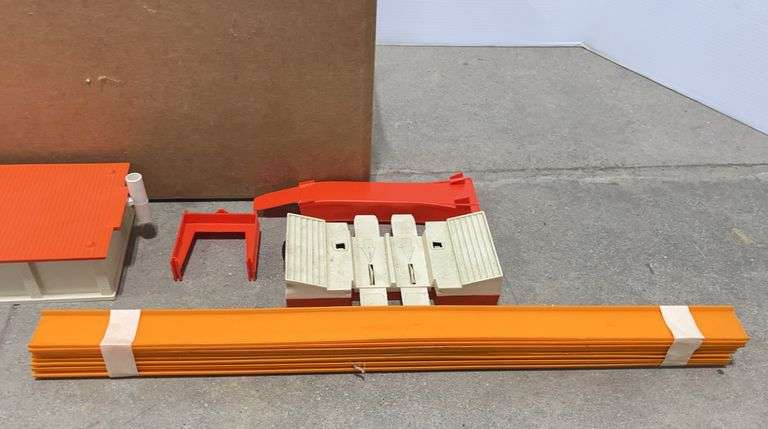 Hot Wheels Redline curves with track, super charger, trestles, lap ...