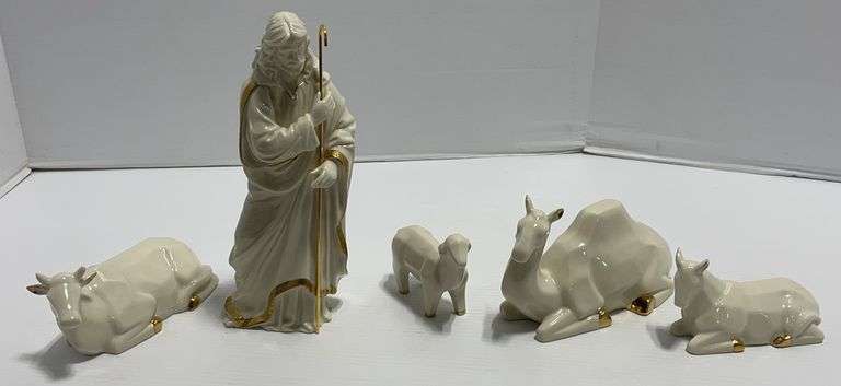 Older Mikasa Christmas Nativity Set, white porcelain with gold-tone ...