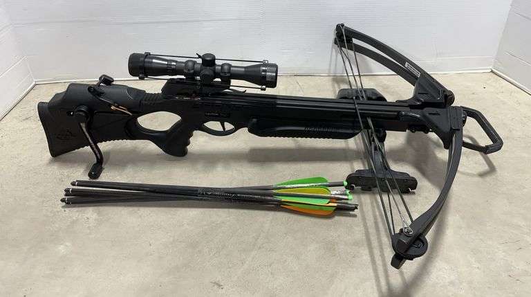 Barnett Wildcat C5 crossbow with Barnett Easy-Load cranking handle ...