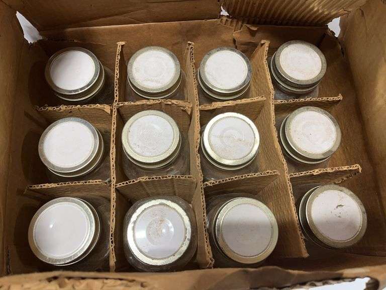 Box of (12) Antique Mason jars, quart size - Albrecht Auction Service