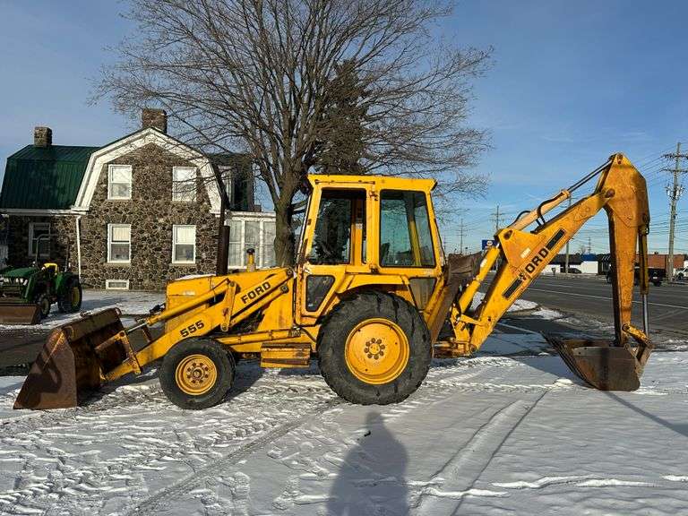 Ford 555 Cab Loader Backhoe - Albrecht Auction Service