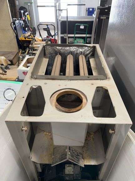 Moncrief L.P. Gas Furnace, 27,500 BTU/HR, 53"H, works - Albrecht ...