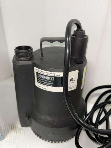 Everbilt submersible utility pump, 1/2 HP motor moves, 28-gallons per ...