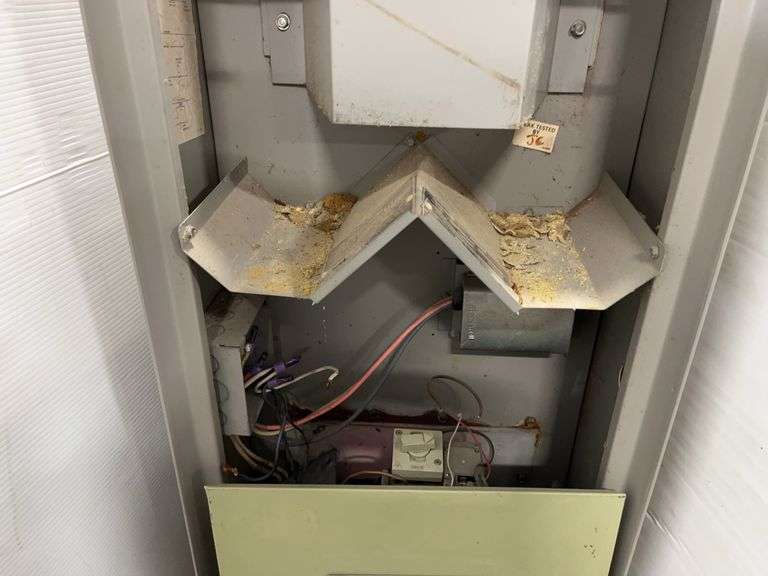 Moncrief L.P. Gas Furnace, 27,500 BTU/HR, 53"H, works - Albrecht ...