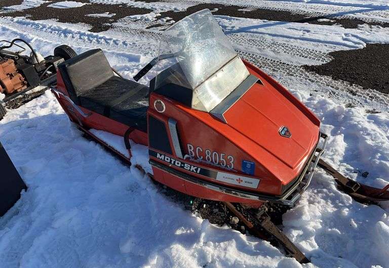 1970s Moto-Ski Capri 292 snowmobile, did run 5 years ago, pulls over ...