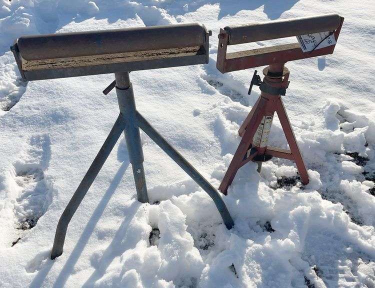 (2) Heavy duty material stands, 17" x 23", used - Albrecht Auction Service