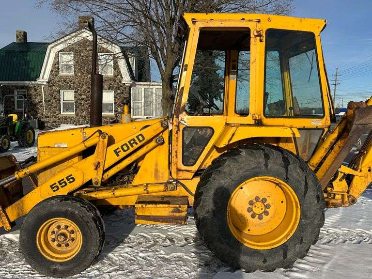 Ford 555 Cab Loader Backhoe - Albrecht Auction Service