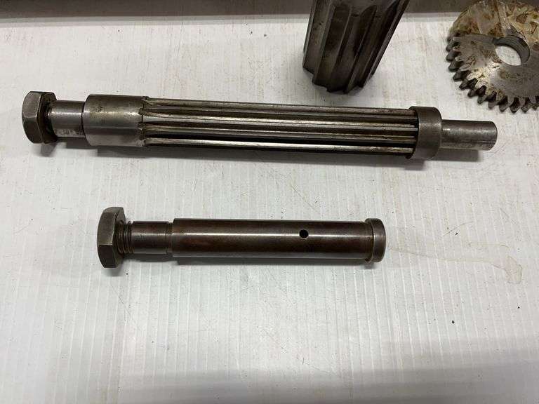 South Bend lathe parts, includes: (26) Gears, many still in original ...