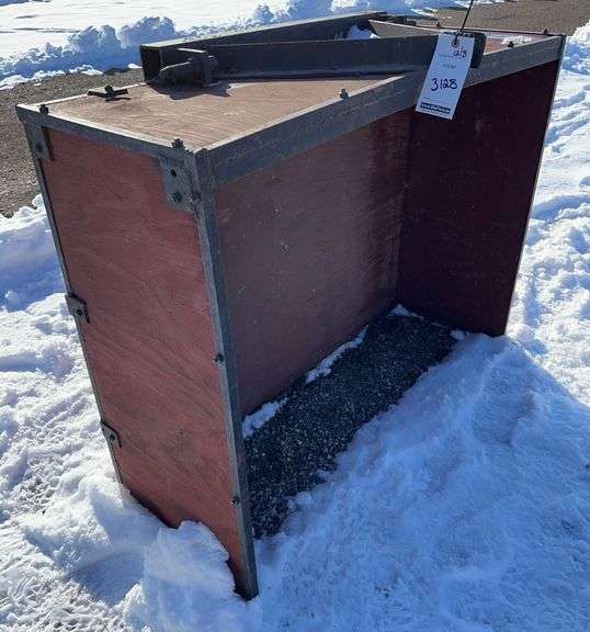 3-Point carry box, good - Albrecht Auction Service