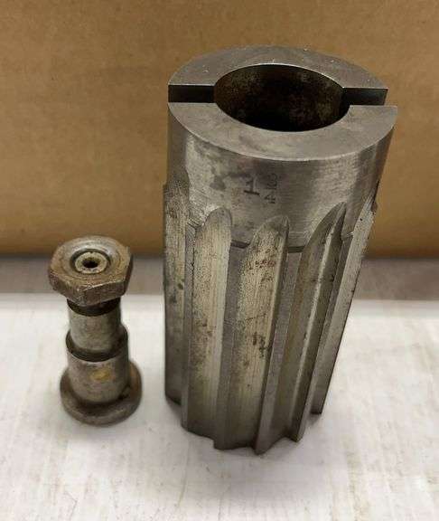 South Bend lathe parts, includes: (26) Gears, many still in original ...