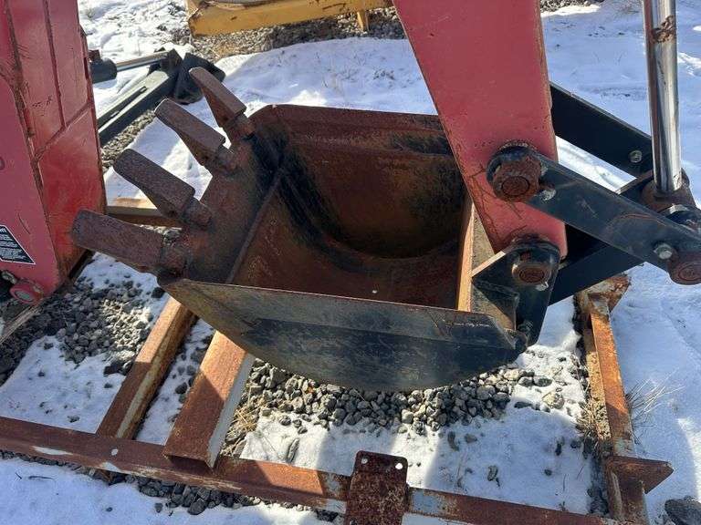 Branson 8620 Backhoe - Albrecht Auction Service