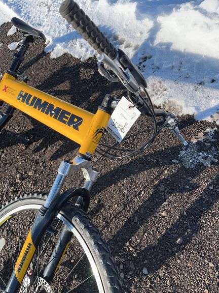 Hummer mens bike, 26", tires flat - Albrecht Auction Service
