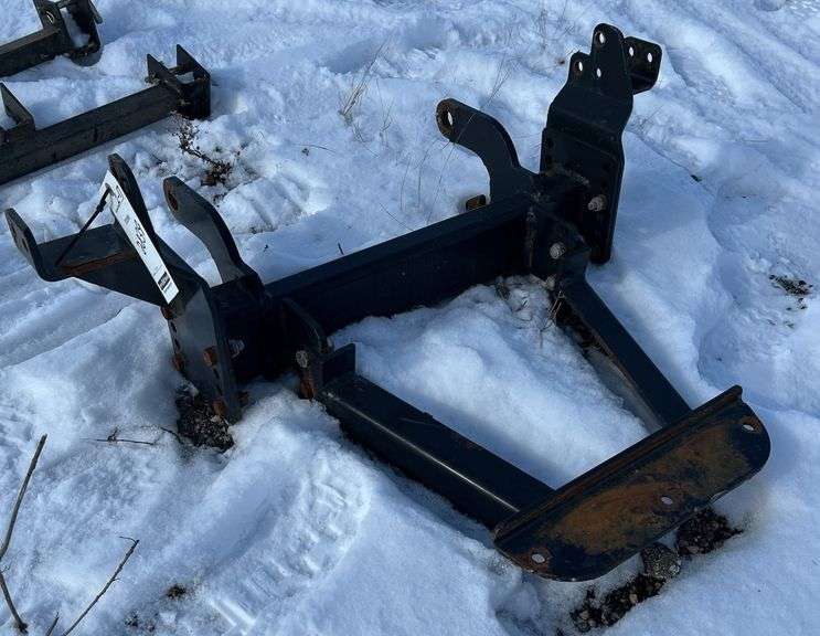 2006 Chevy boss plow mount, used - Albrecht Auction Service