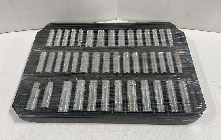 43-Piece Husky deep-well socket set in storage tray, 3/8" and 1/2" deep ...
