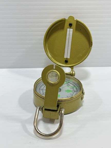 Older engineer directional compass, 2"Dia, green in color, very good - Albrecht Auction Service