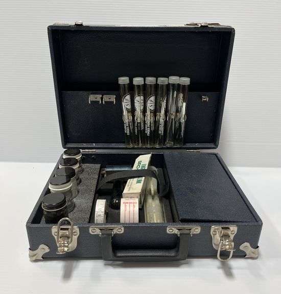 Old Sirchie Fingerprint labs CSI set, case- 13"W x 5"D x 10"H ...