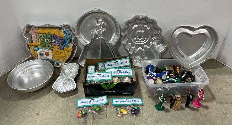 (6) Wilton cake pans, include: 1999 Noah's Ark, Double layered tier ...