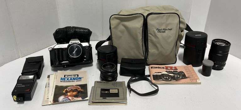 Konica camera and lens, good - Albrecht Auction Service