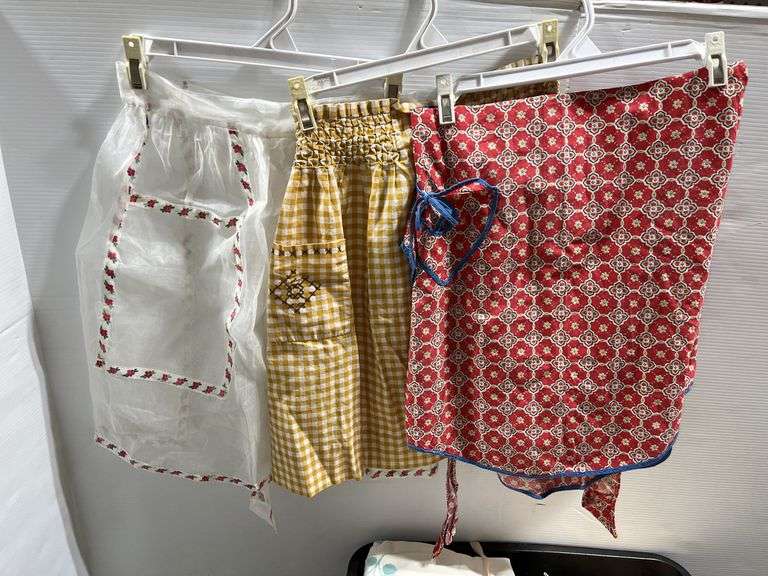 Group of older kitchen linens, includes: Tablecloth, towels, potholders ...