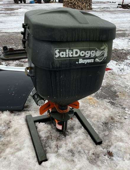 Salt spreader, Salt Dog, fits on receiver hitch, used - Albrecht ...