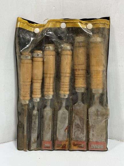Wooden handle, 6-piece chisel set, comes in case, used, does have ...