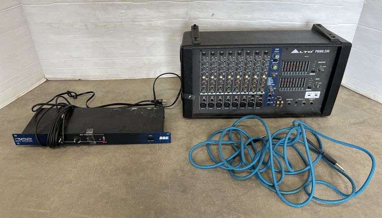 Amplifier, 20 1/2"W, works well - Albrecht Auction Service