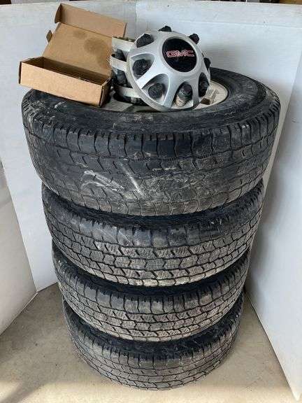 Rims, 17", came off a 2015 Sierra 2500, 8x180 bolt pattern with center ...