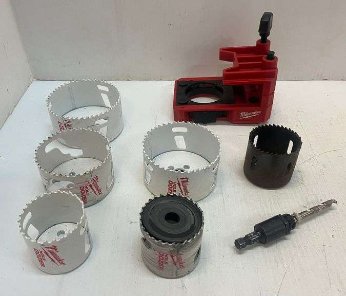 Milwaukee Hole Saw Guide, Arbor & Assortment of Hole Saw Attachments ...