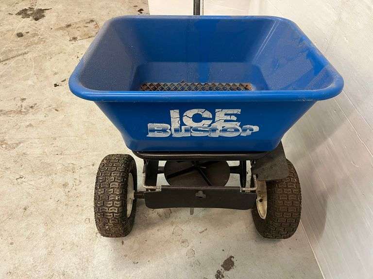 Ice Buster Handpush Ice Spreader - Albrecht Auction Service