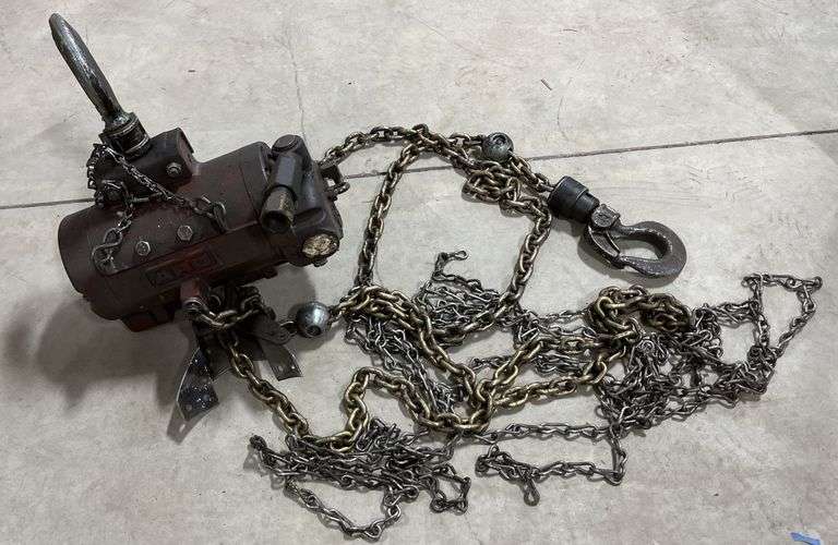 ARO red chain hoist with chain attached, has locks and grease, but may ...